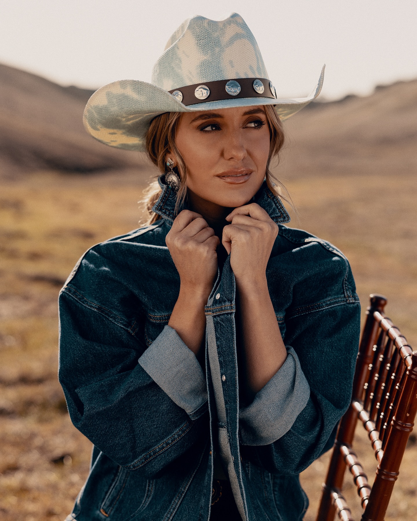 No Bell Bottom Country for Lainey Wilson on Her Wedding Day | Zia ...