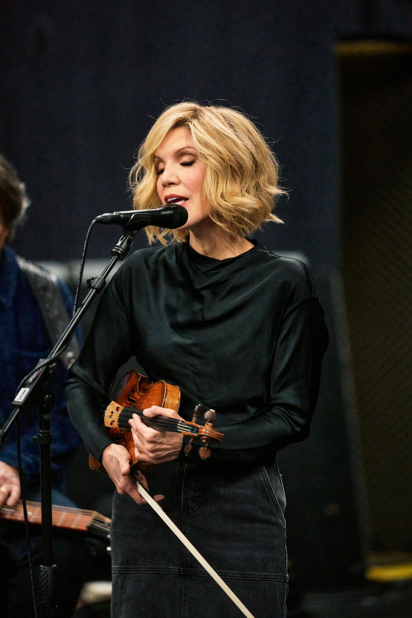 Alison Krauss' "Now That I've Found You" celebrates its 30th with vinyl ...