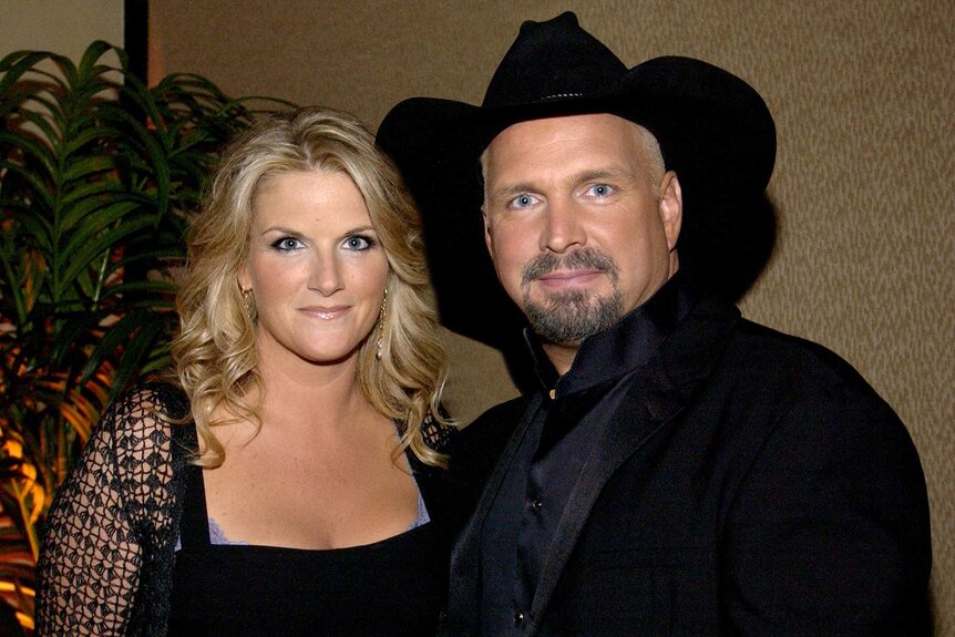 The forthcoming Garth and Trisha duet that will probably surprise you | Zia Country 99.5 ...